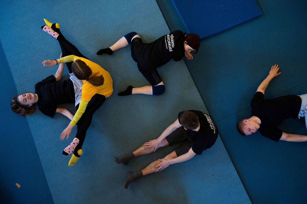 Circus solidarity: Ukrainian performers find home in Hungary