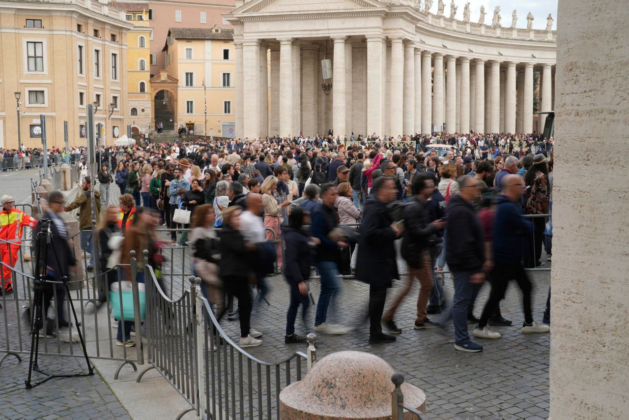 Thousands pay final respects to Pope Francis as Vatican considers ...