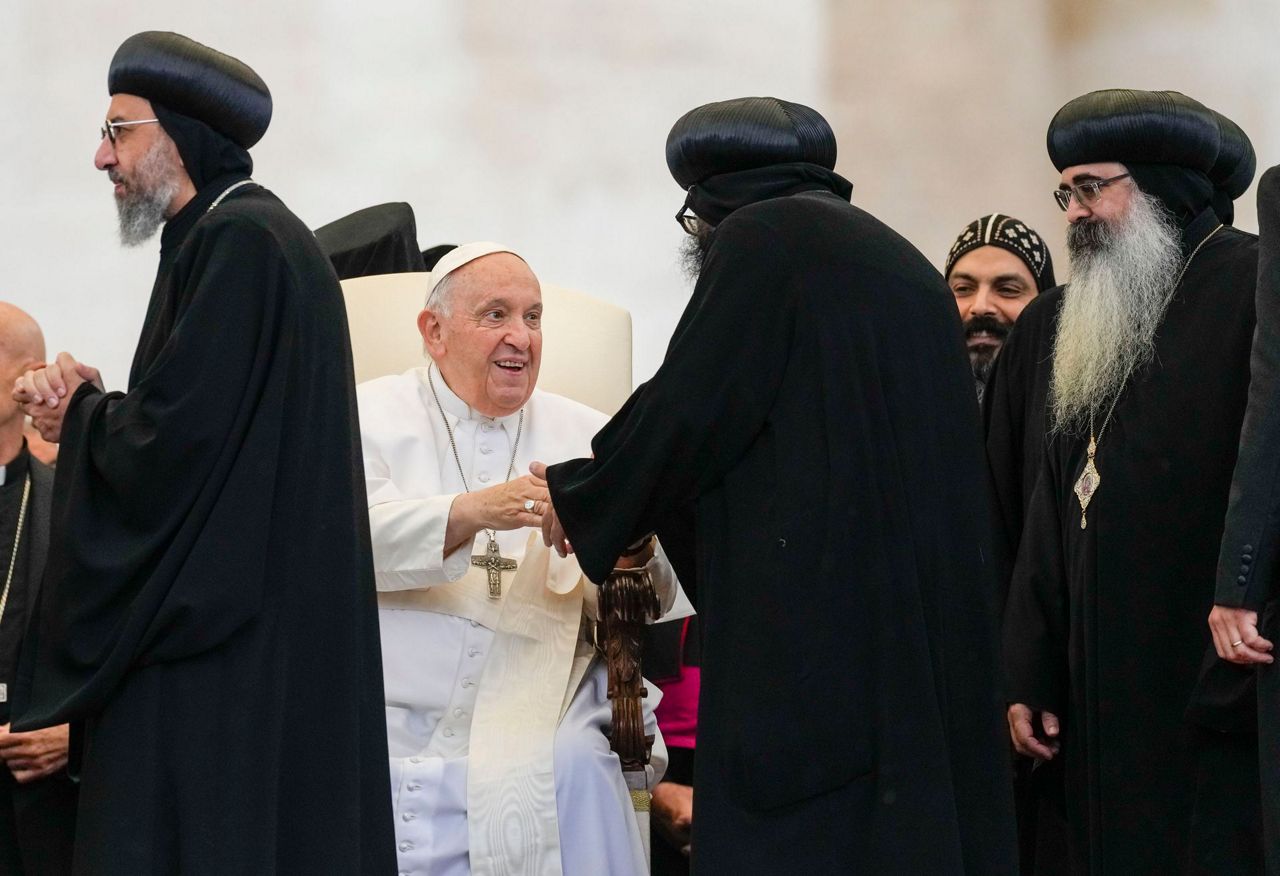 Catholic, Orthodox Coptic popes offer joint Vatican blessing