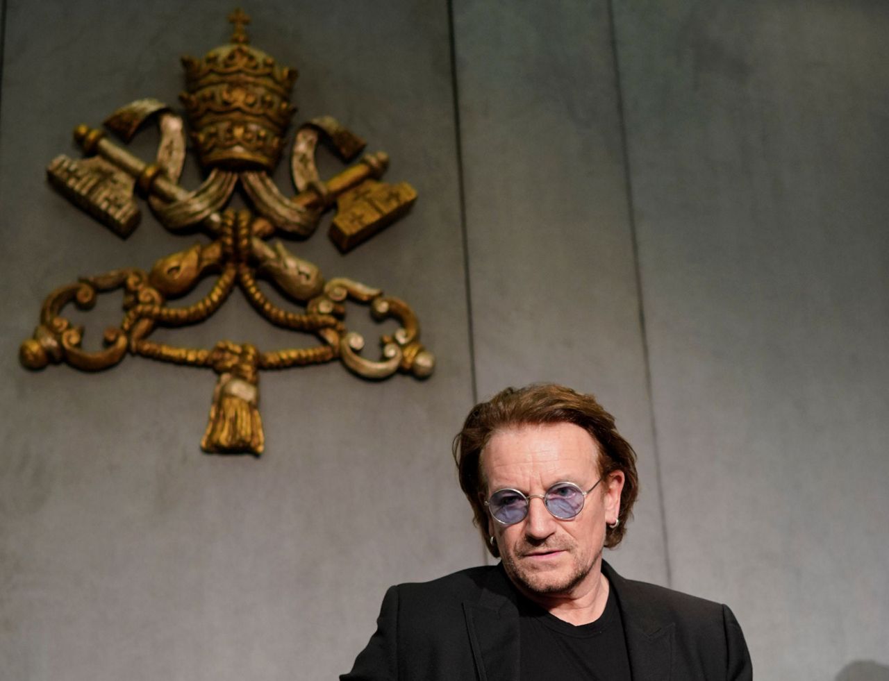 U2's Bono says pope's "aghast" about church sex abuse
