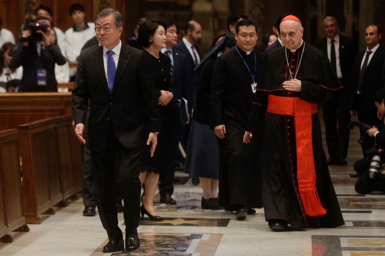 South Korean leader in Rome, praises pope's peace message