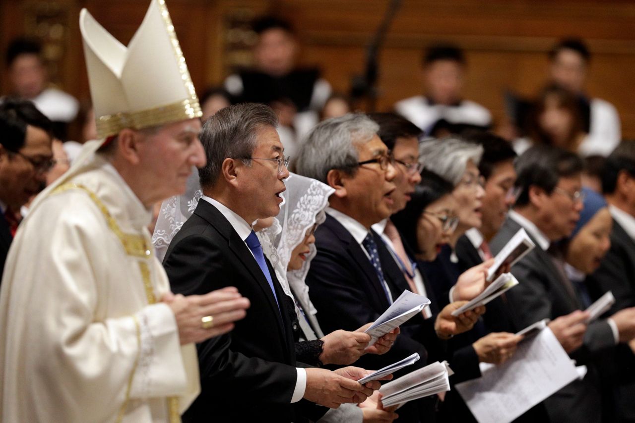 South Korean leader in Rome, praises pope's peace message