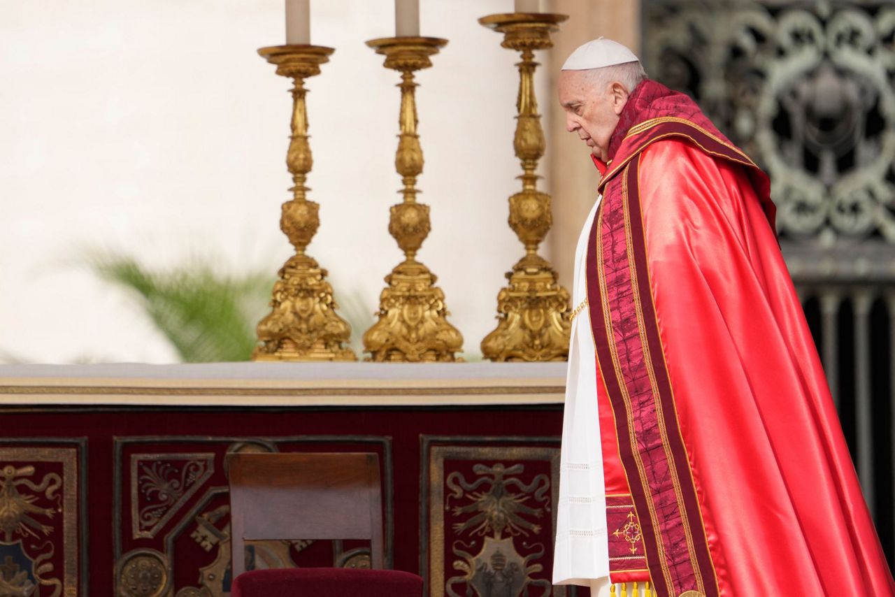Rebounding Pope Francis begins Palm Sunday Mass at Vatican