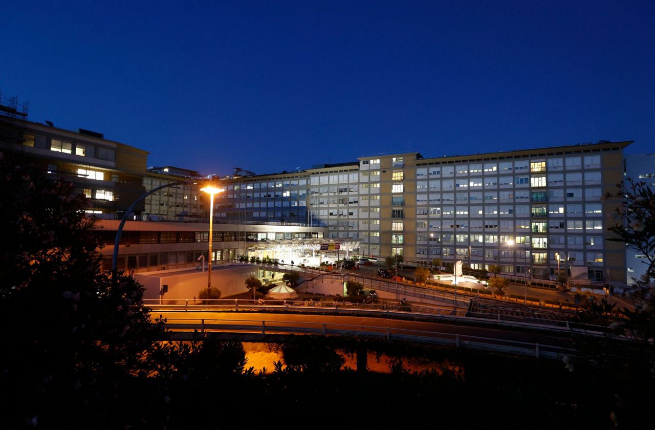 Pope Francis goes to Rome hospital for intestinal surgery