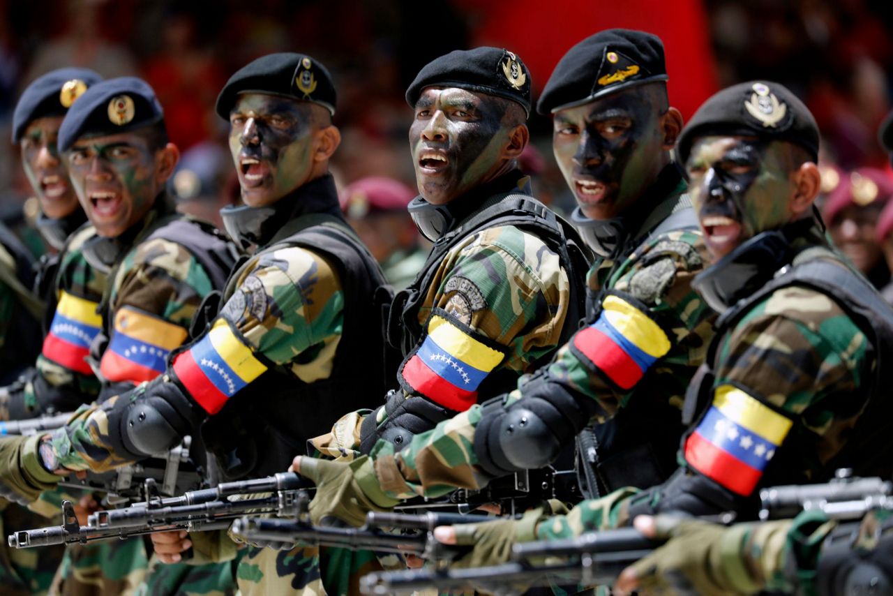 Maduro shows military might in Independence Day celebration