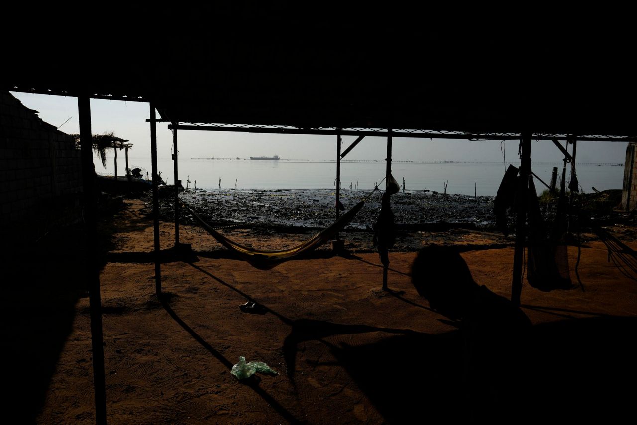 Pollution in Venezuela's Lake Maracaibo threatens life in one of the ...