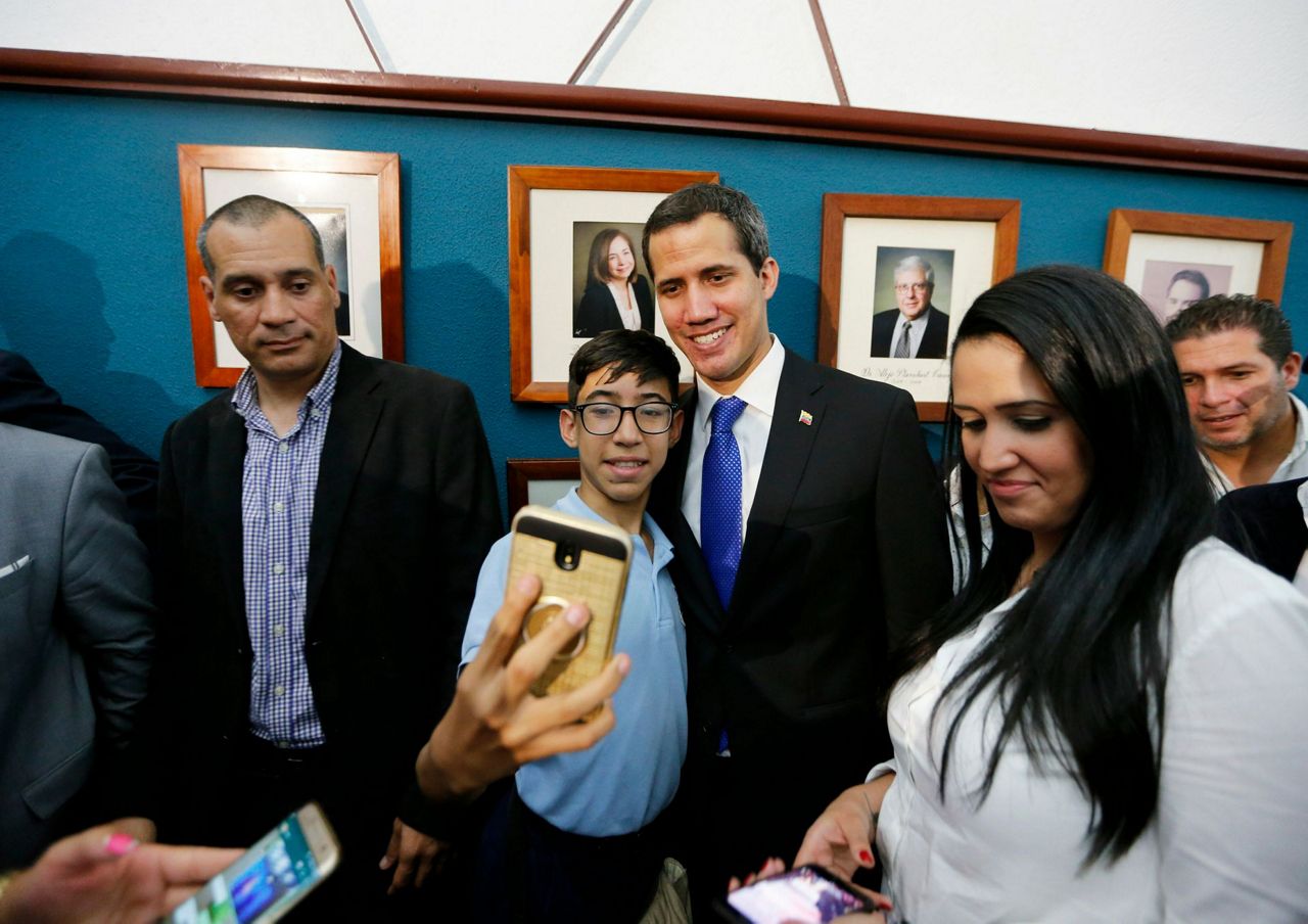 Venezuelan government, opposition head to talks in Norway