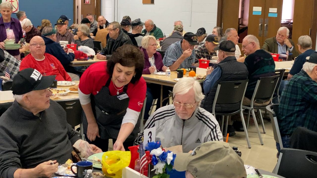 Vets & Friends serves up free meals for veterans