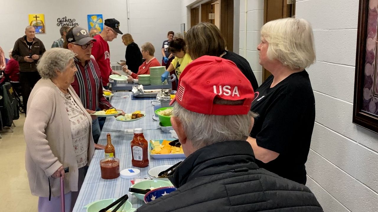 Vets & Friends serves up free meals for veterans