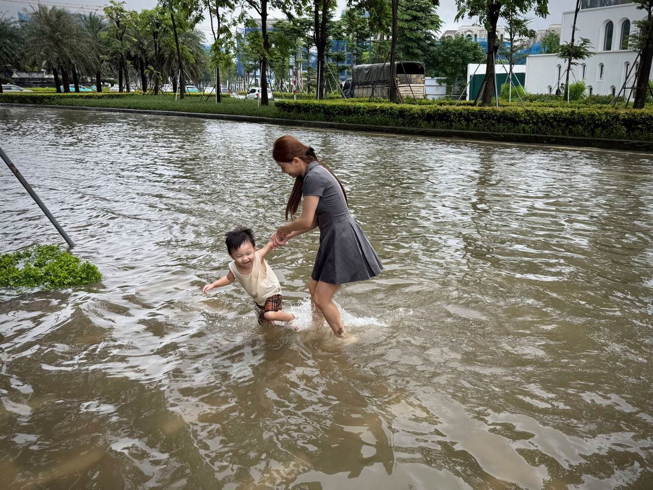 Heavy rain causes flooding, landslides and 8 deaths in Vietnam and Thailand