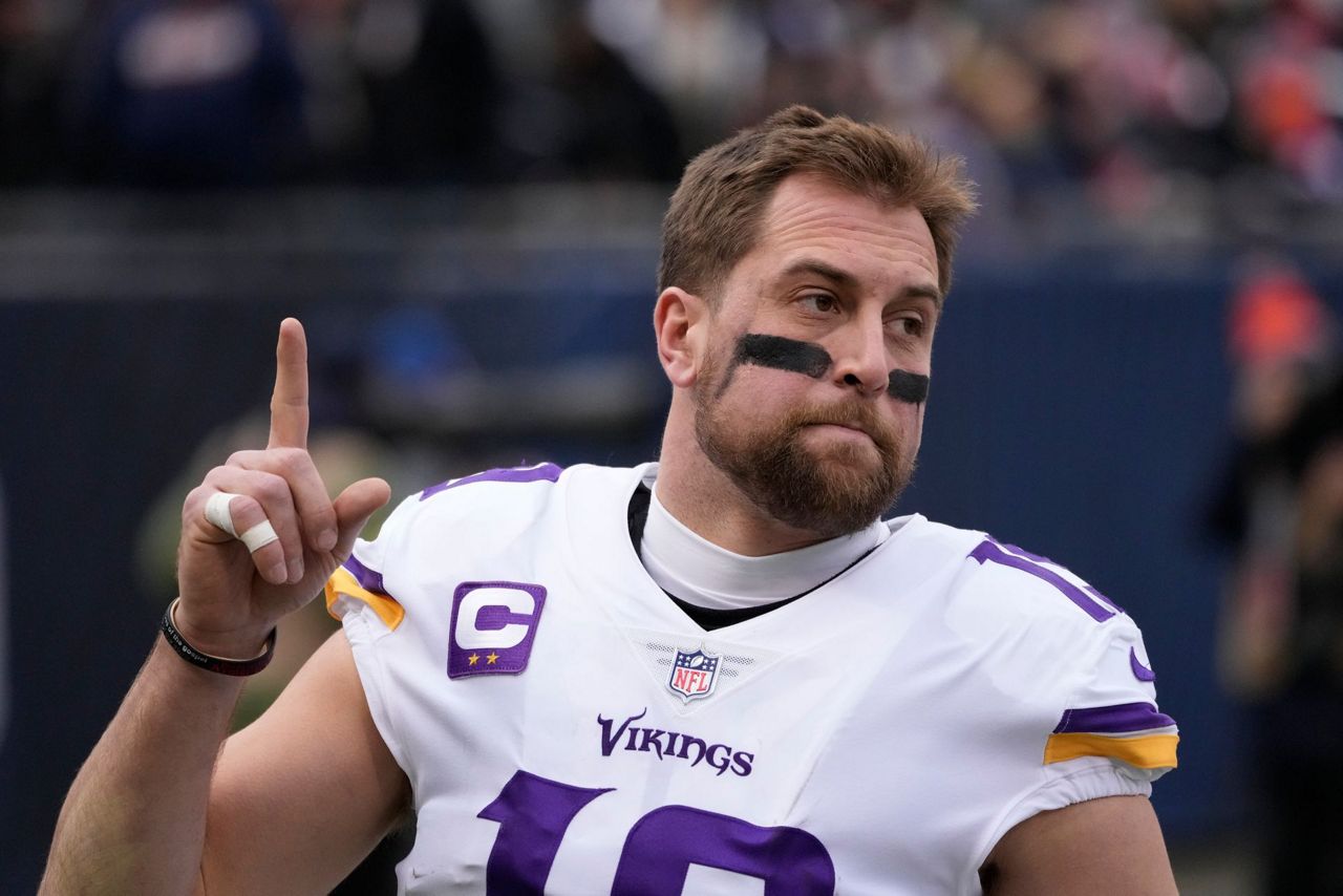 Vikings cut WR Thielen after 10 years with home-state team