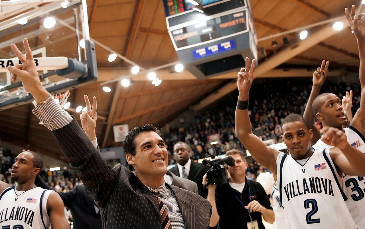 Wright resigns as Villanova coach, Neptune takes over