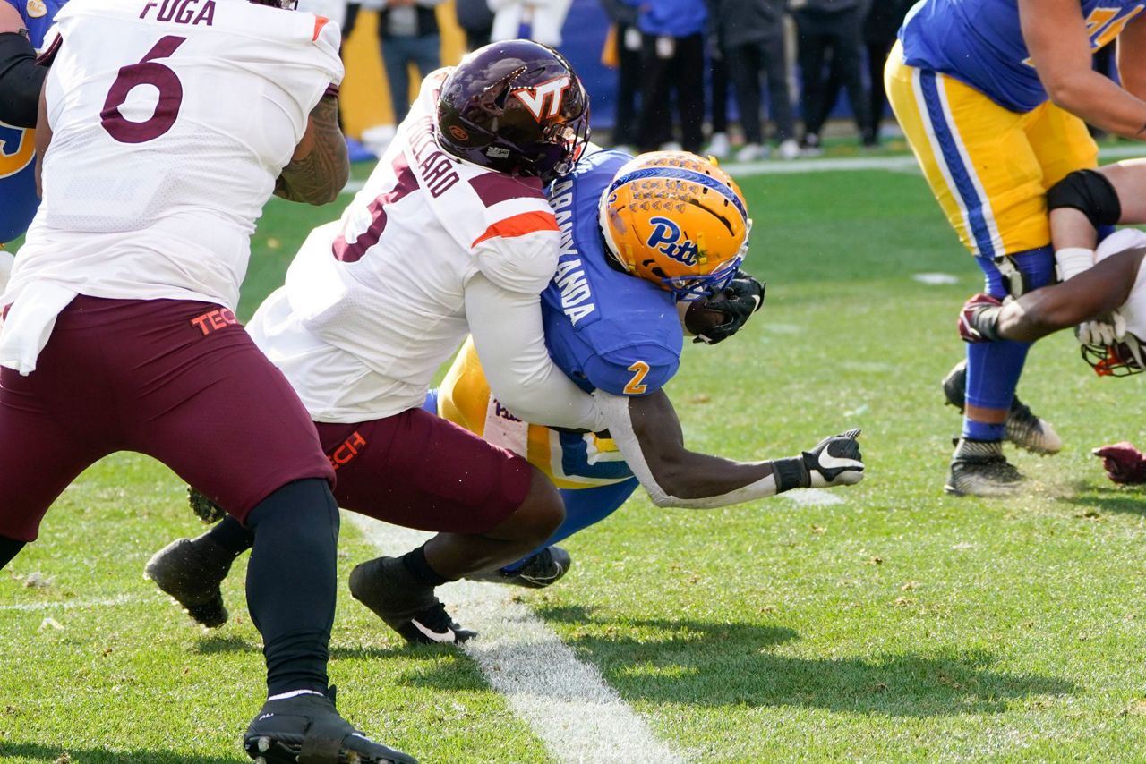 Israel Abanikanda runs for 320 yards, 6 TDs in Pitt's win