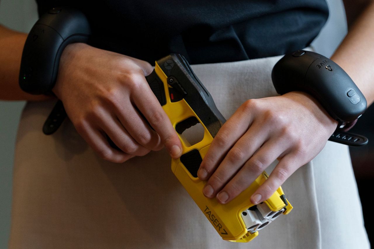 Virtual reality brings portable Taser training to police