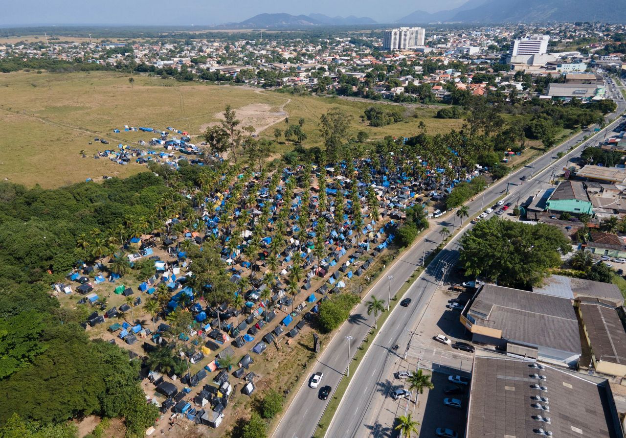Brazil scrambles to help the poor, while they barely hang on