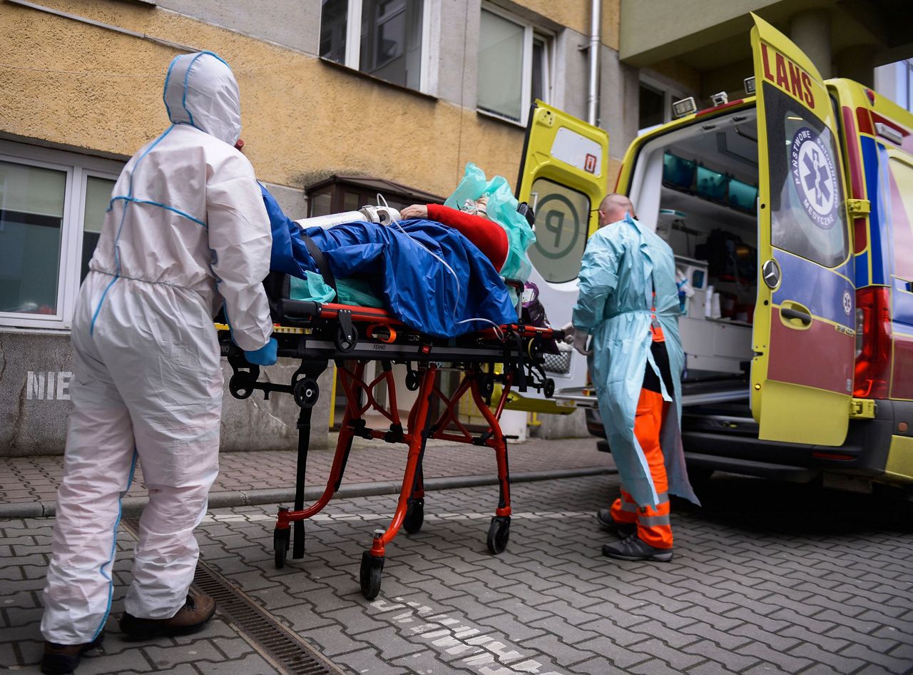 Polish hospitals struggle with surge of virus patients