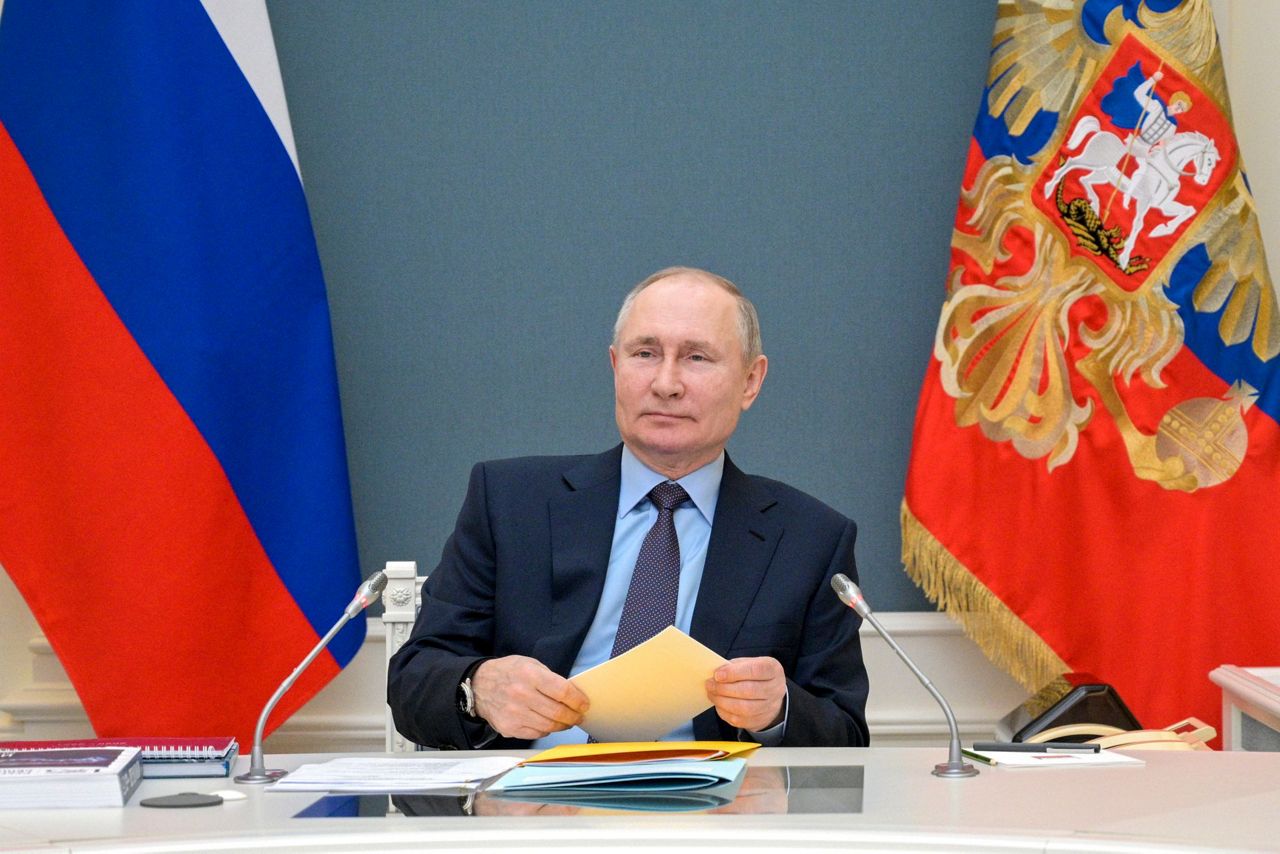 Russian President Putin gets 2nd COVID-19 vaccine shot