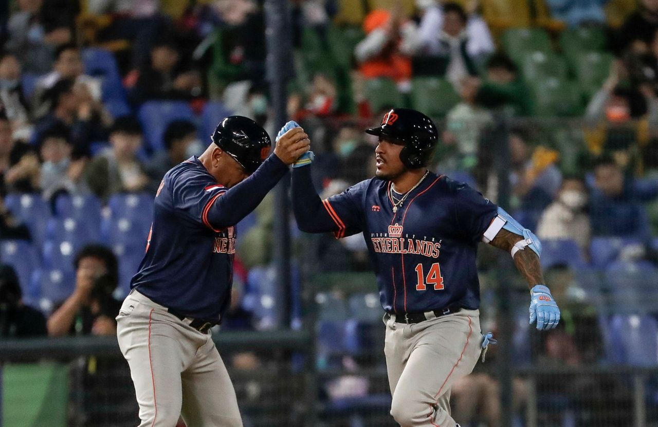 Ohtani long HR powers Japan to group win at World Classic