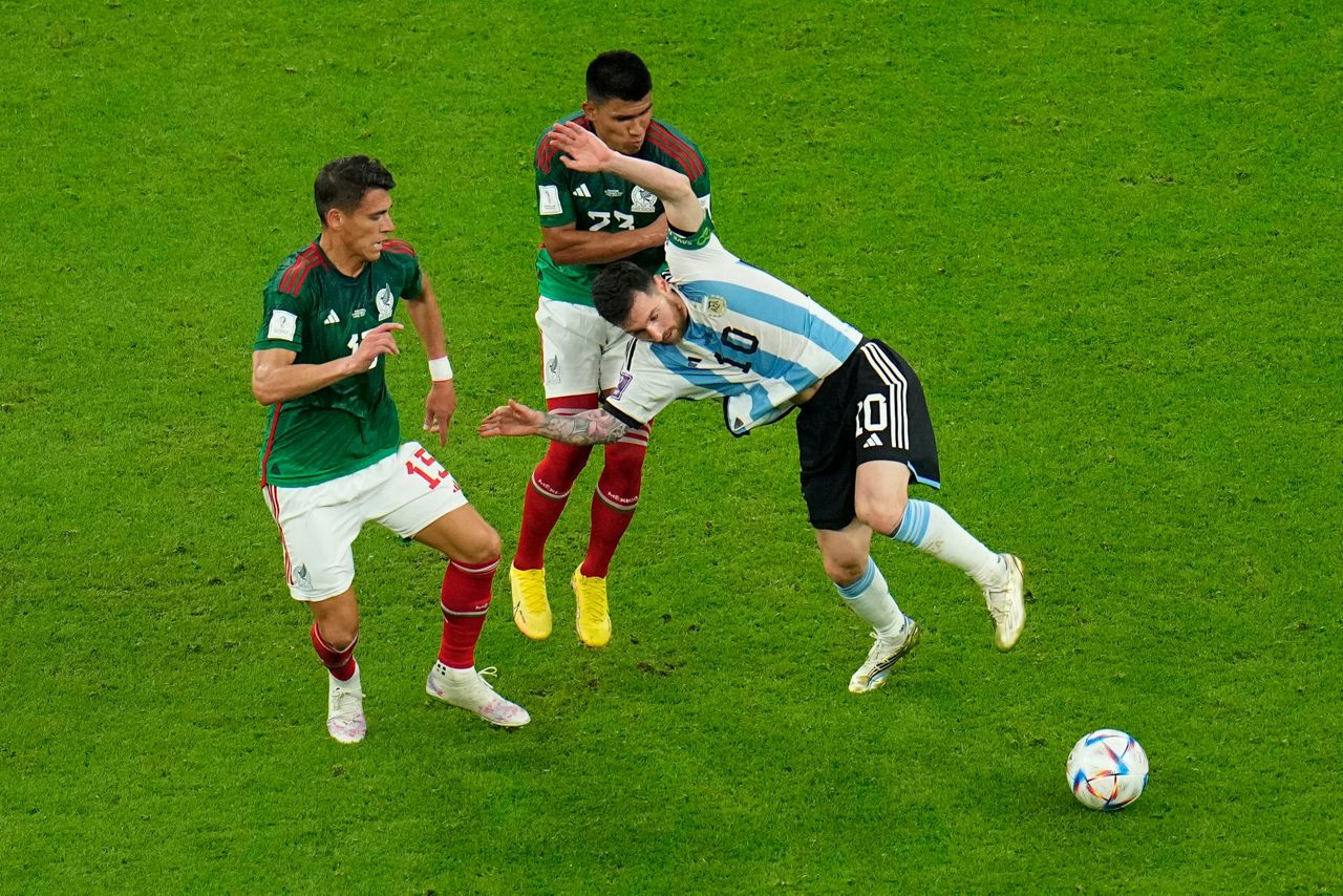Messi likened to skiing great Alberto Tomba by Poland coach