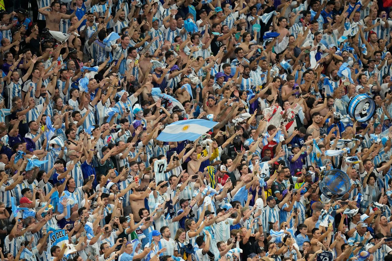 Biggest World Cup crowd in 28 years sees Messi play