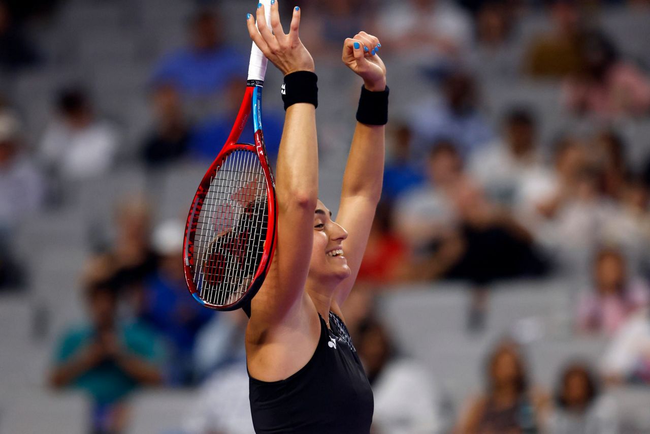 Sabalenka stuns Swiatek, faces Garcia for WTA Finals title