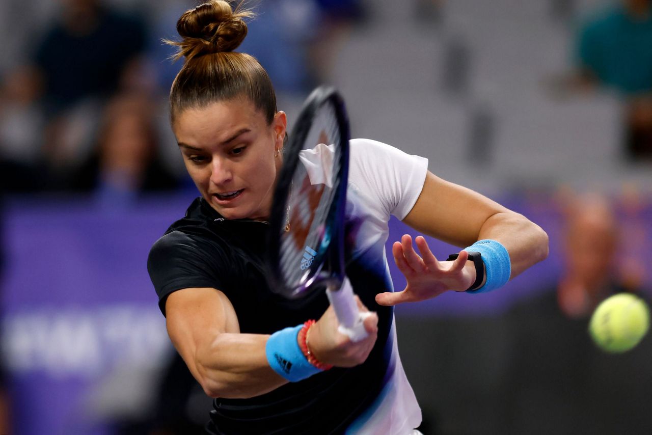 Sabalenka stuns Swiatek, faces Garcia for WTA Finals title