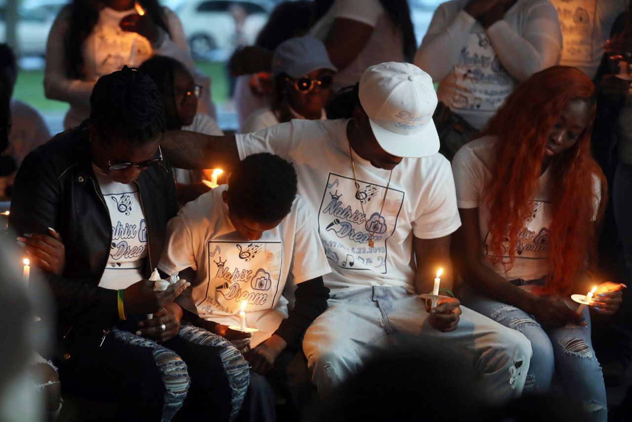 Hundreds pay respects for woman slain in Waffle House attack