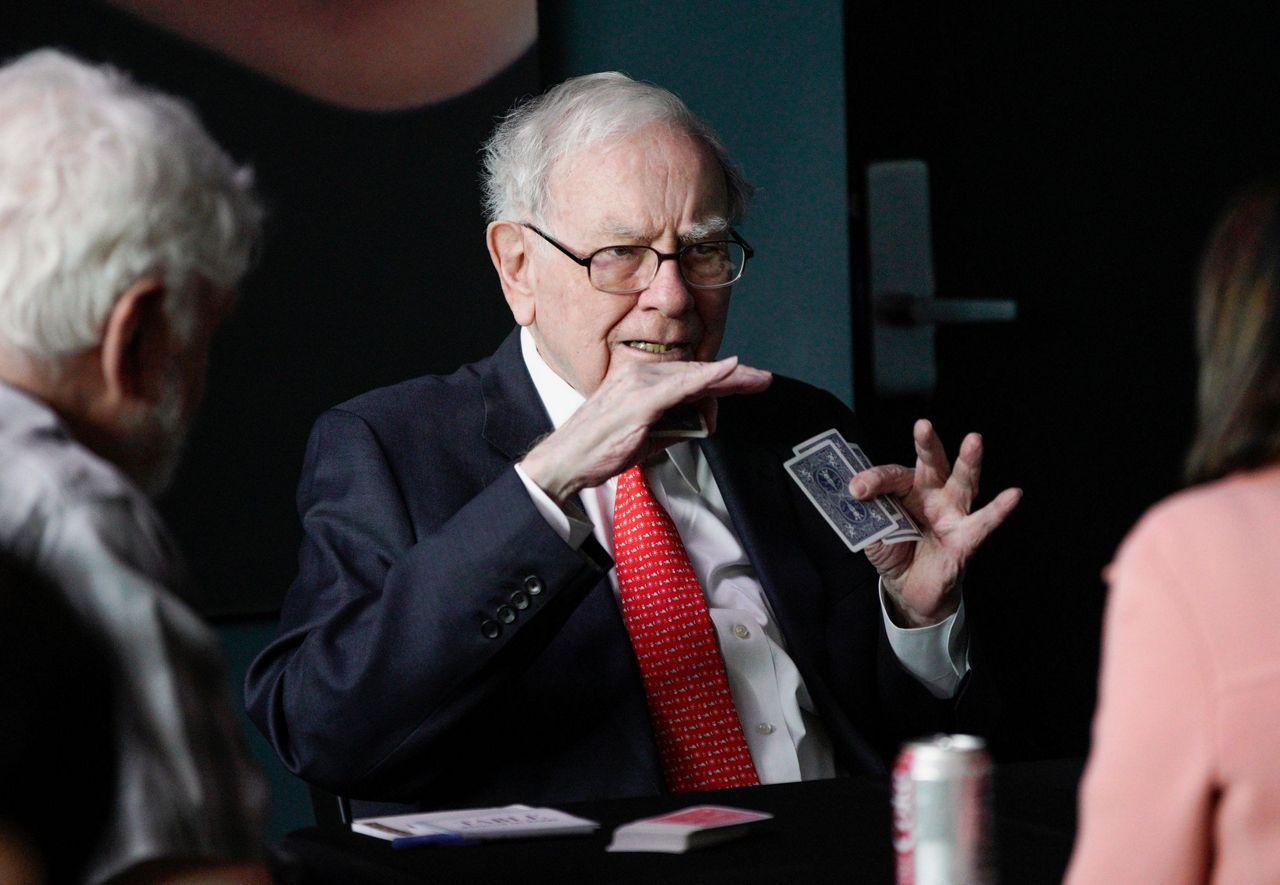 Warren Buffett's successor eyes selling off Berkshire Hathaway's 325 ...