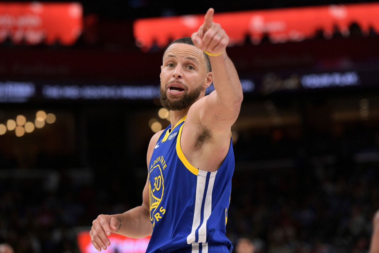 Curry hits 12 3s and scores 51 as Warriors moving up in the West with a ...