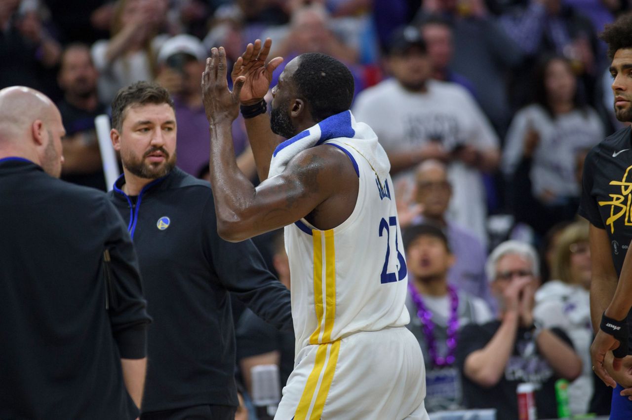 Warriors in rare territory, trail Kings 2-0 in NBA playoffs