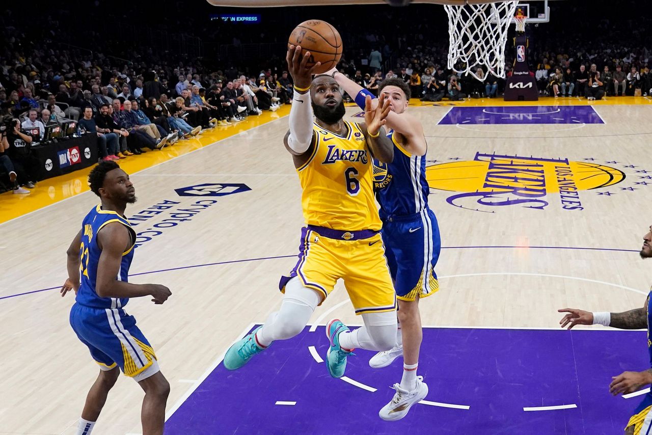 20 and up: LeBron James defies time, propels Lakers to conference finals