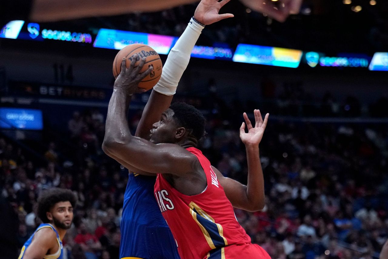 Warriors 0-6 on road, fall to Pelicans with 4 starters out