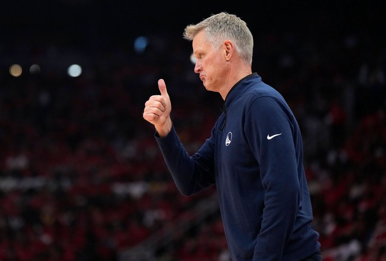 Steve Kerr comes to Jalen Brunson's defense a day after Knicks guard ...