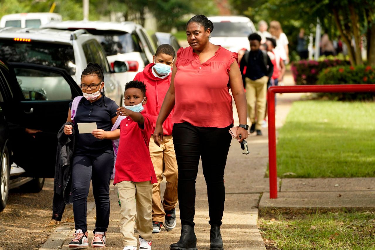 Students return to campus amid water crisis in Jackson
