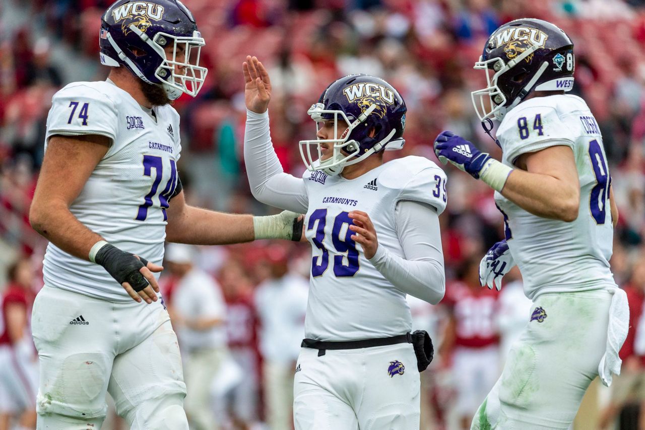 Jones, No. 5 Alabama rout Western Carolina, 66-3