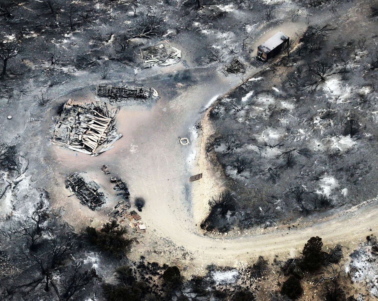 Wildfire near Aspen, Colorado, sends neighborhoods fleeing