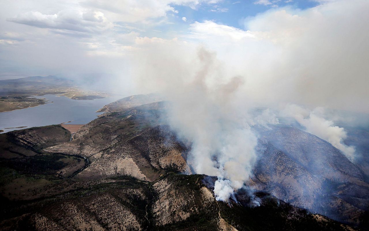 Wildfire near Aspen, Colorado, sends neighborhoods fleeing