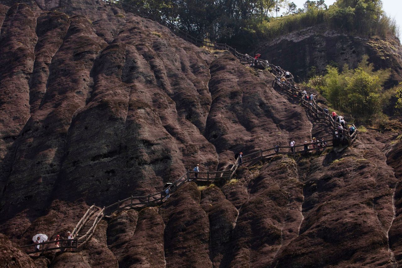 China aims to build its own Yellowstone on Tibetan plateau