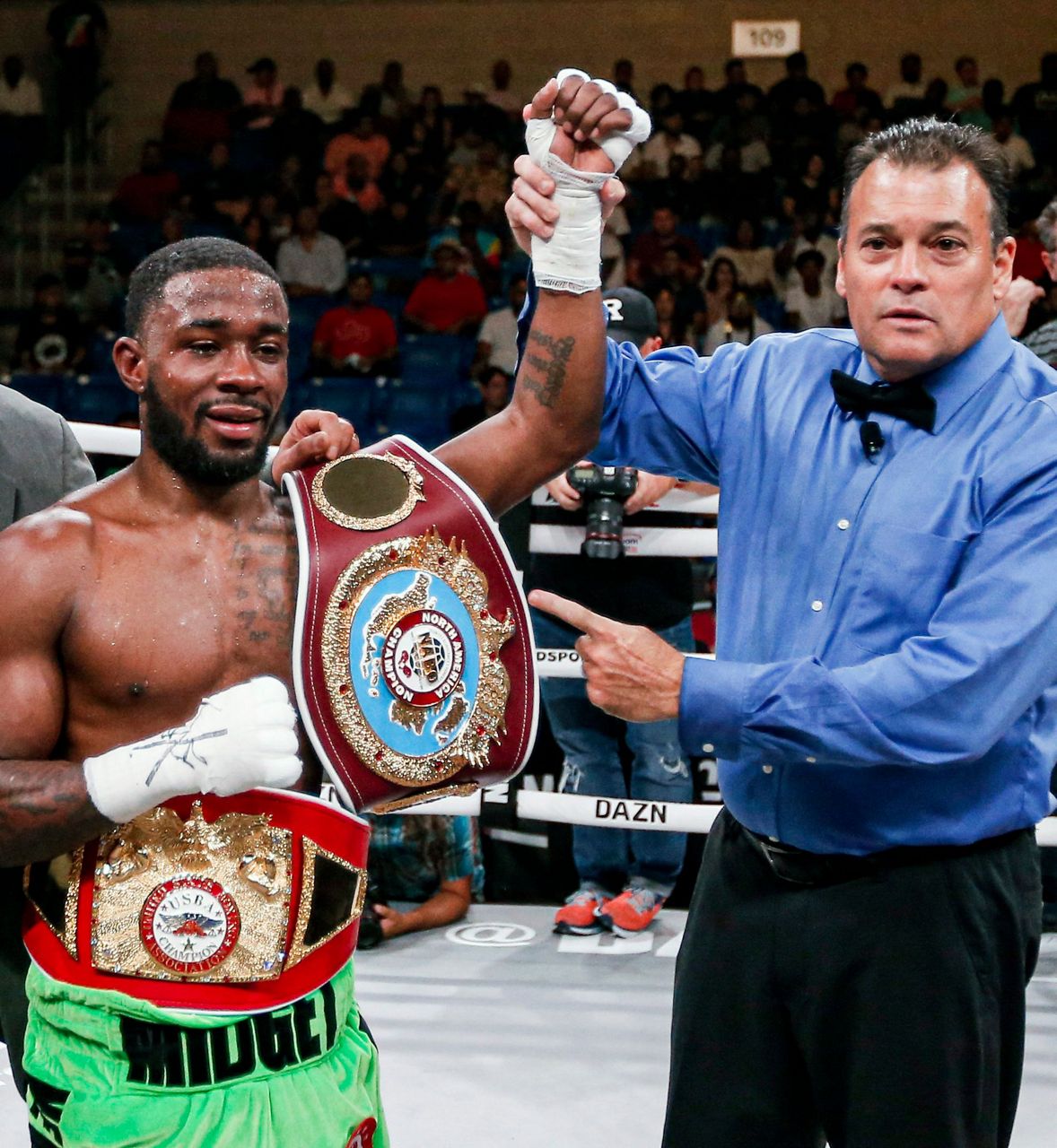 WBC's Ramirez gets TKO in super lightweight unification bout