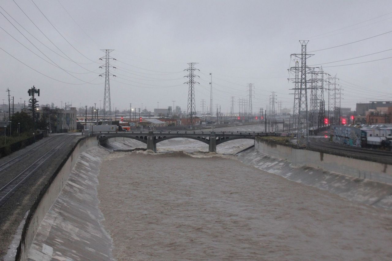 California faces more blizzards, floods in multistate storm