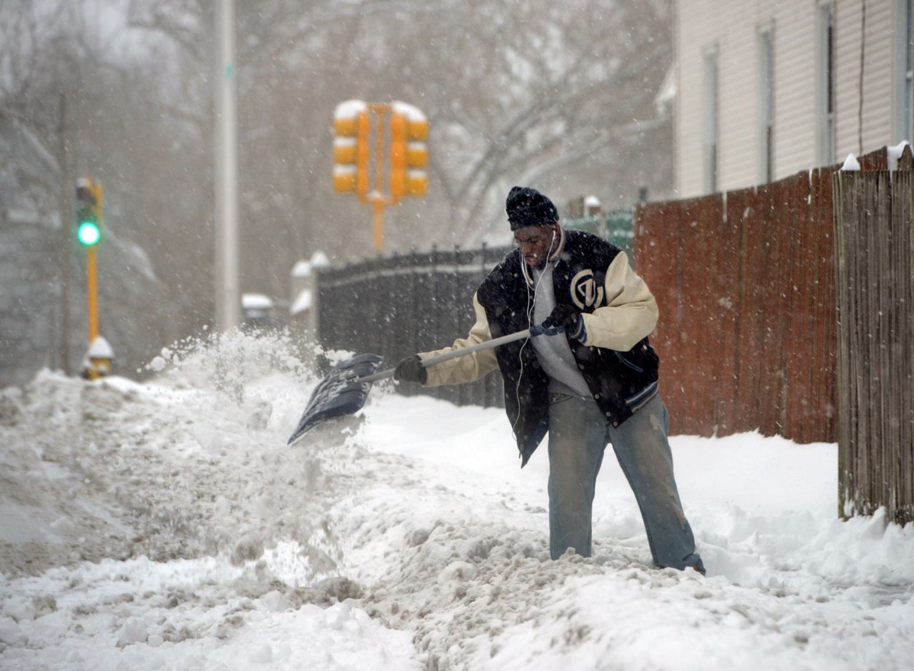 Northeast gets its turn with messy storm of snow, rain, wind