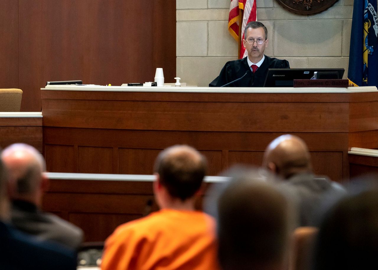 Man charged in Wisconsin kidnapping, killings due in court