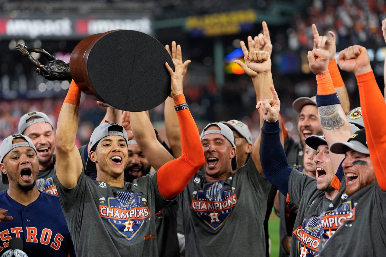 Astros' Peña 1st rookie hitter to win World Series MVP
