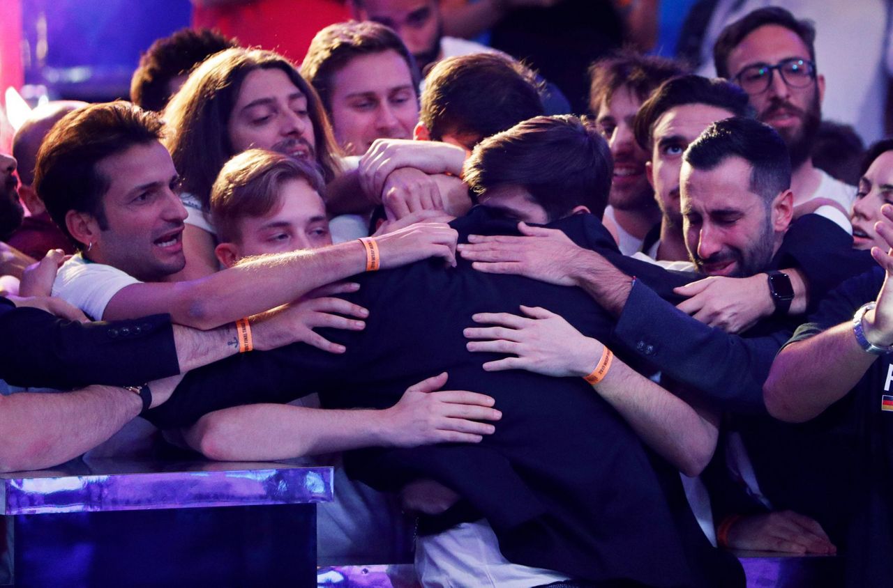 Ensan, 55, becomes oldest world poker champion in 20 years