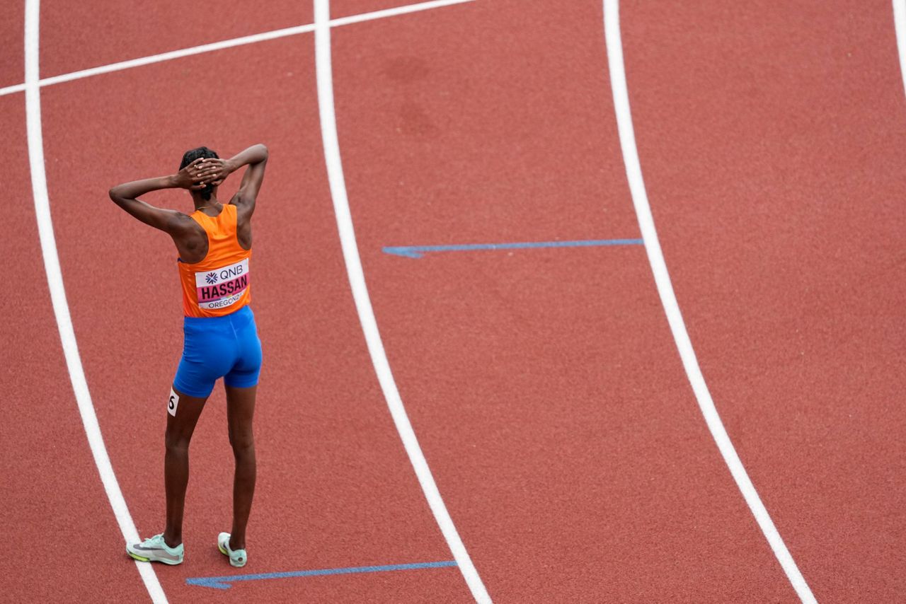 Hassan finishes 4th in world 10,000 meters; Gidey gets gold