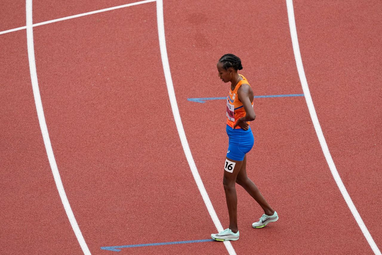 Hassan finishes 4th in world 10,000 meters; Gidey gets gold