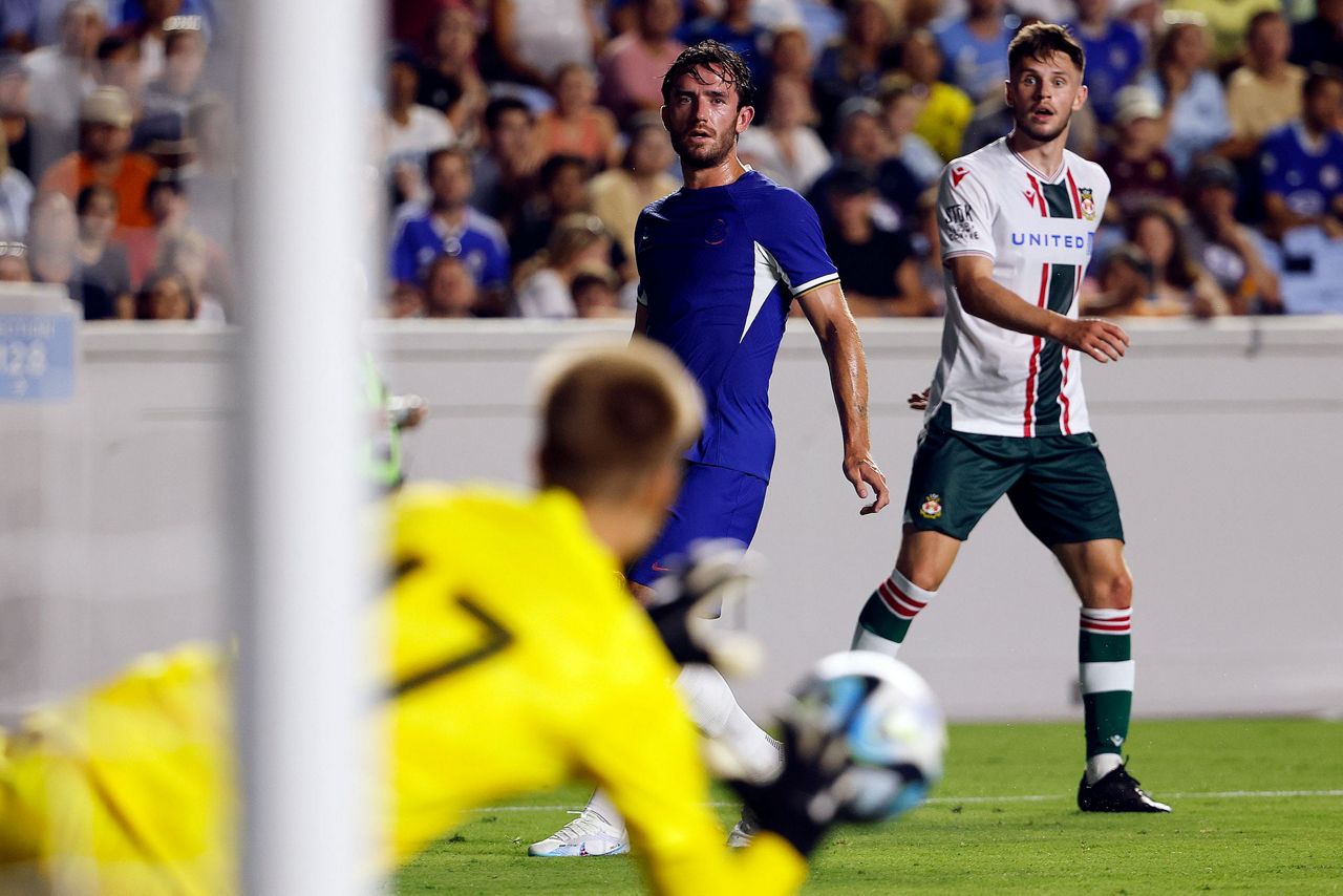 Wrexham opens US tour with 5-0 loss to Chelsea before 50,596 in Chapel ...