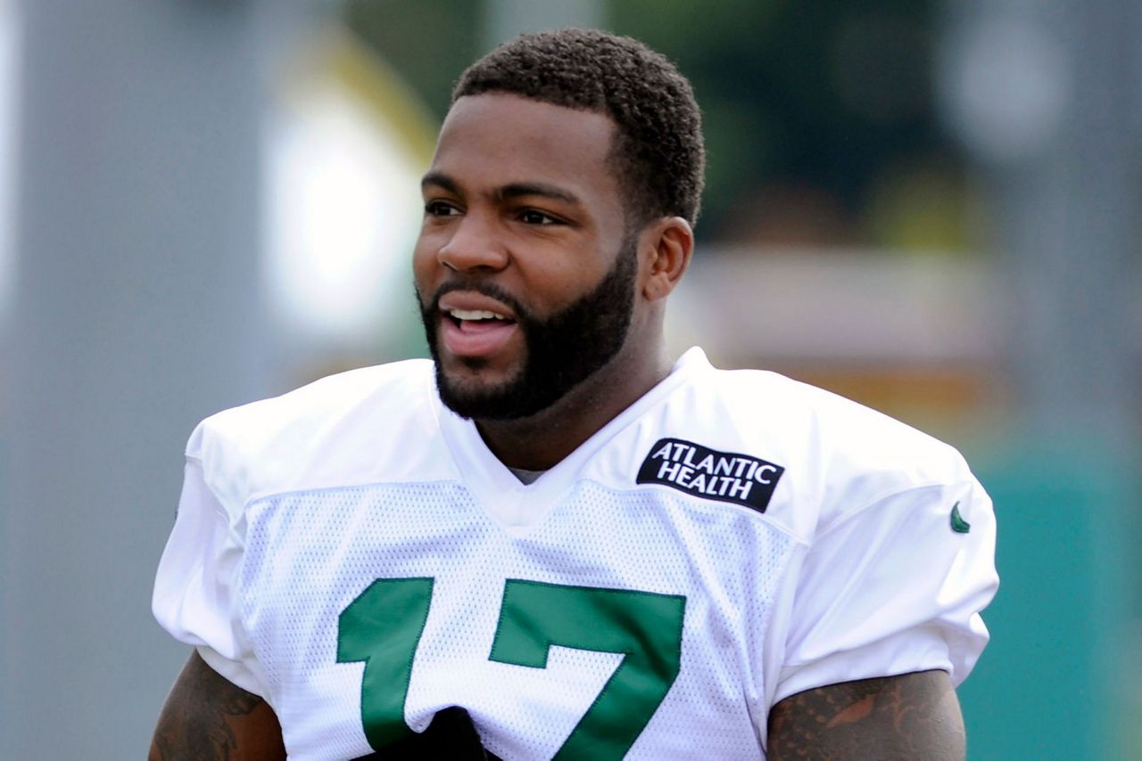 Police say former NFL player Braylon Edwards is a hero for saving a man ...