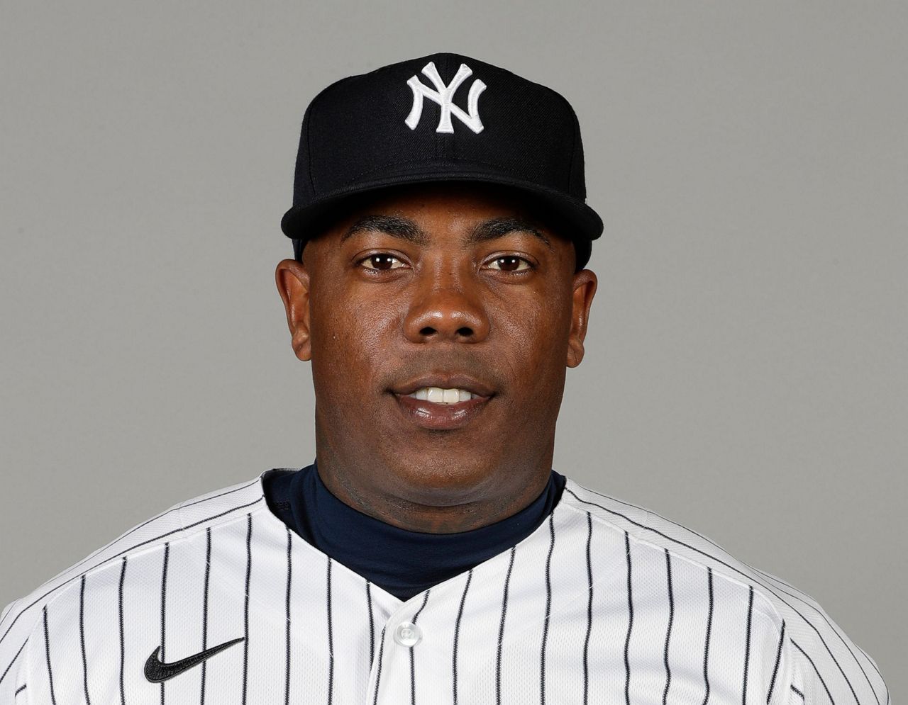 Yankees closer Chapman has COVID-19, mild symptoms