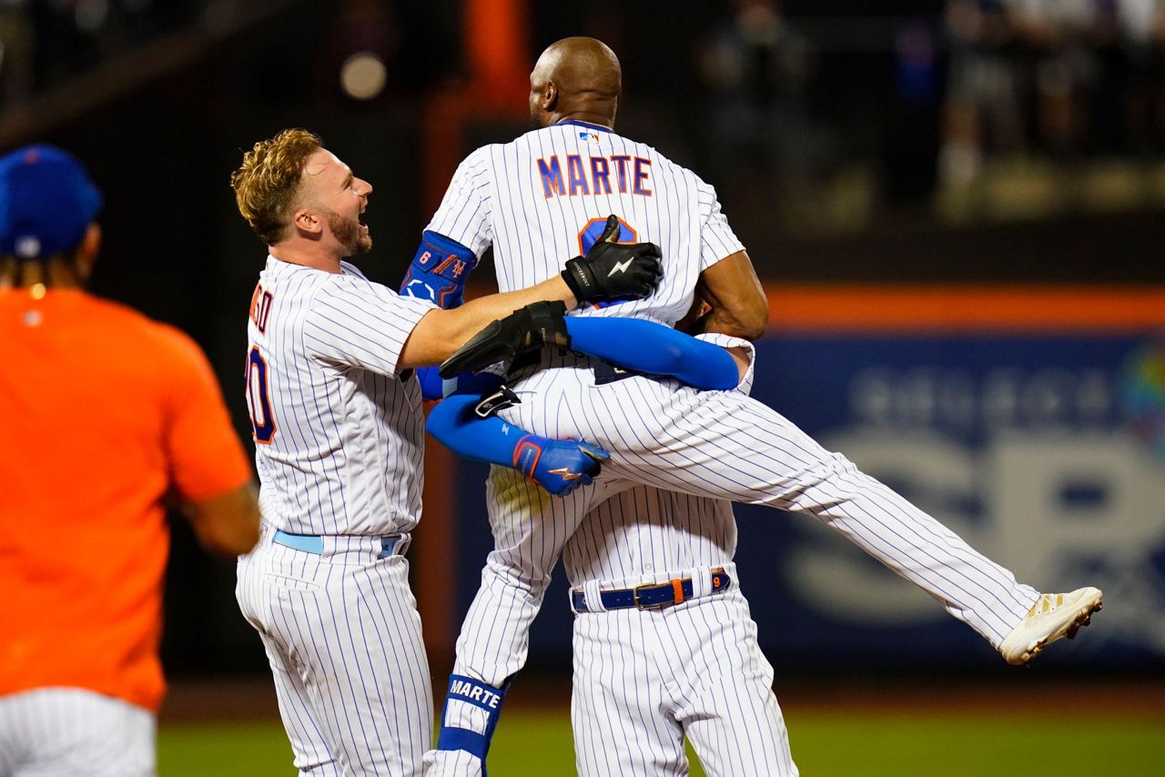 Mets edge Yankees 3-2 in 9th for 2-game Subway Series sweep